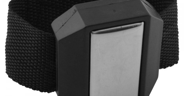 magnetic wrist strap-600x315w.jpg