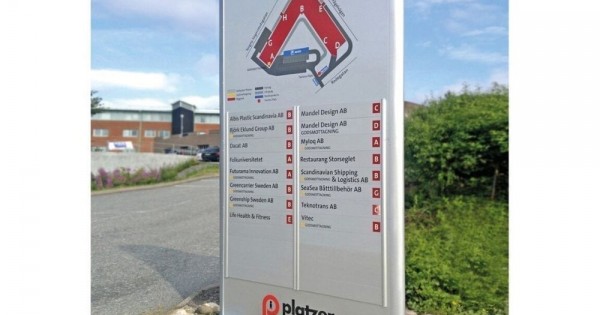 SIGNET-TOTEM-Pylon-Sign-with-Slide-Down-Side-Rows-TM219